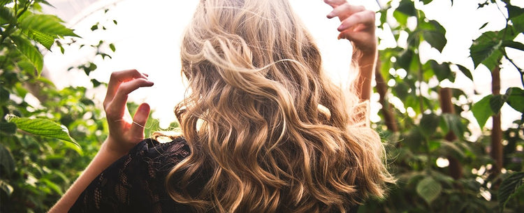 Le cheveu, qu'est ce que c'est ? – Clémence & Vivien